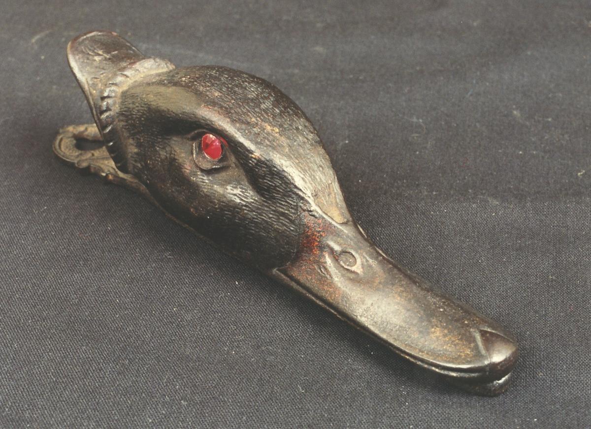 clip, paper - The Johnston Collection
